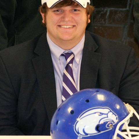 Mathis Signs with Shorter