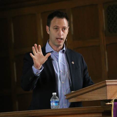 Dr. Gio Valiante Presents at Class of '53 Lectureship