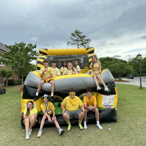 7th/8th Grade Yellow Team on Field Day!