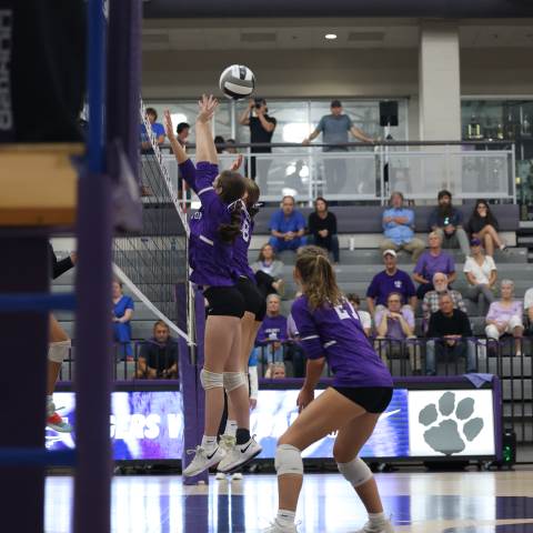 Varsity Volleyball vs. Armuchee Gallery 1