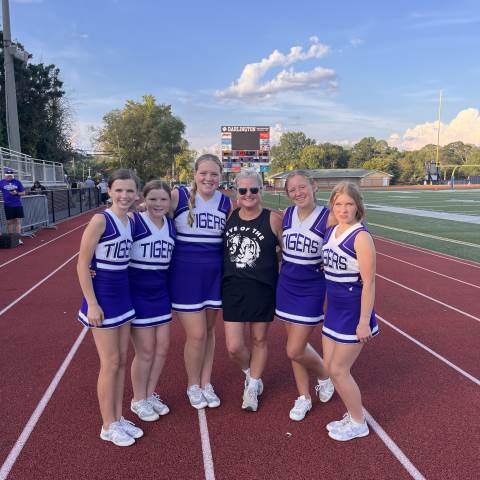 Middle School Cheerleaders 8th Grade night